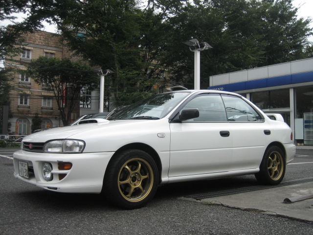 GC8ホイール交換：スバル AE86 中古車屋になろう！！